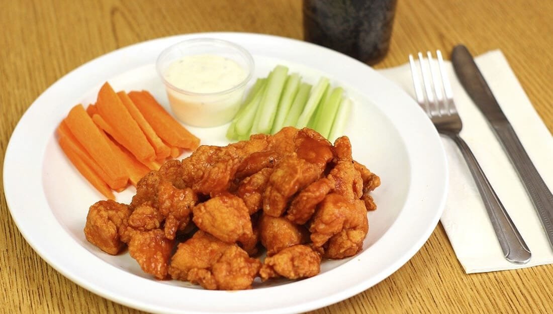 Boneless de pollo con salsa búfalo